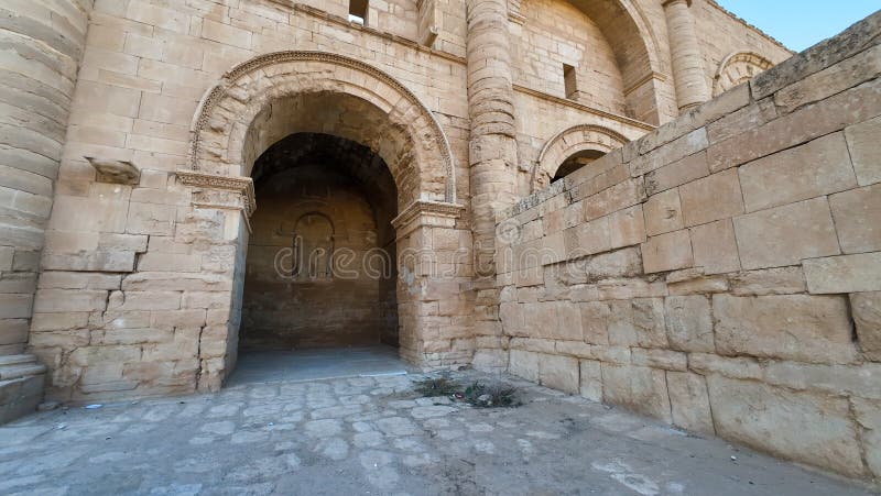 Ancient Stone Archway Ruins Hatra Iraq Stock Photos - Free & Royalty ...
