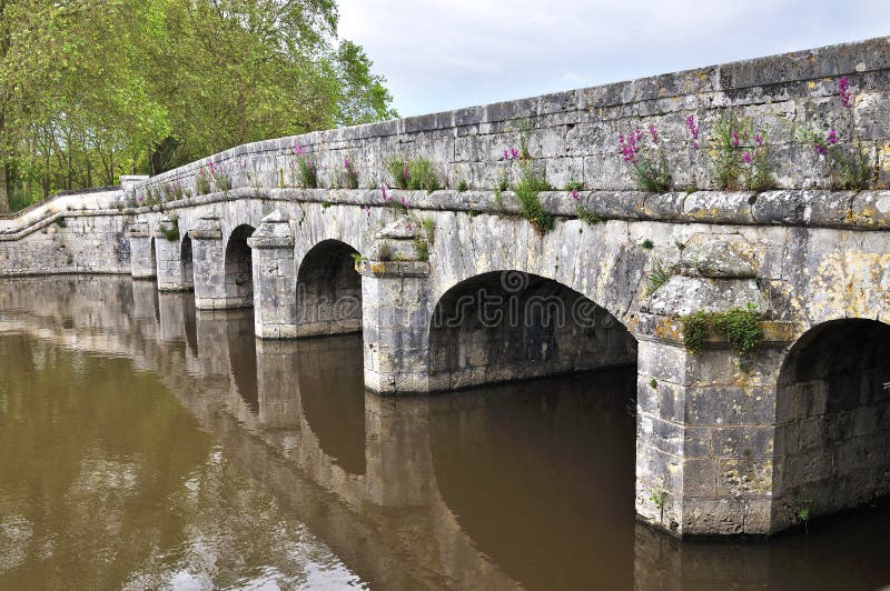Ancient stone bridge stock image. Image of green, country - 81540171