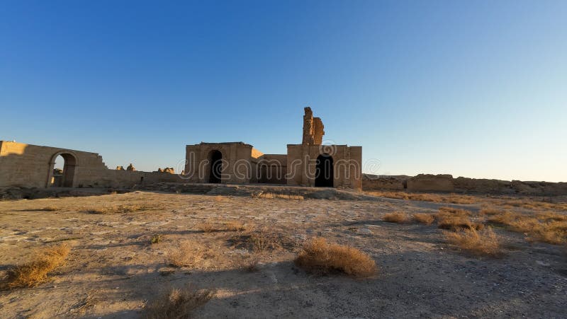 Ancient Stone Ruins in Desert Landscape, Hatra Iraq Stock Photo - Image ...