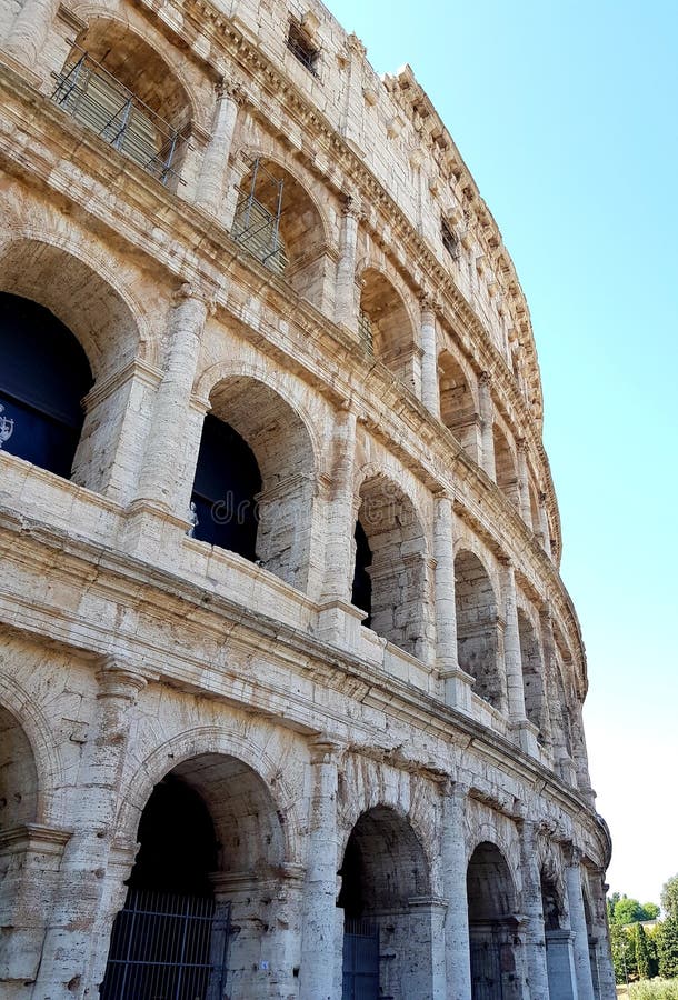 Ancient Stone Walls of the Roman Colosseum Stock Illustration ...