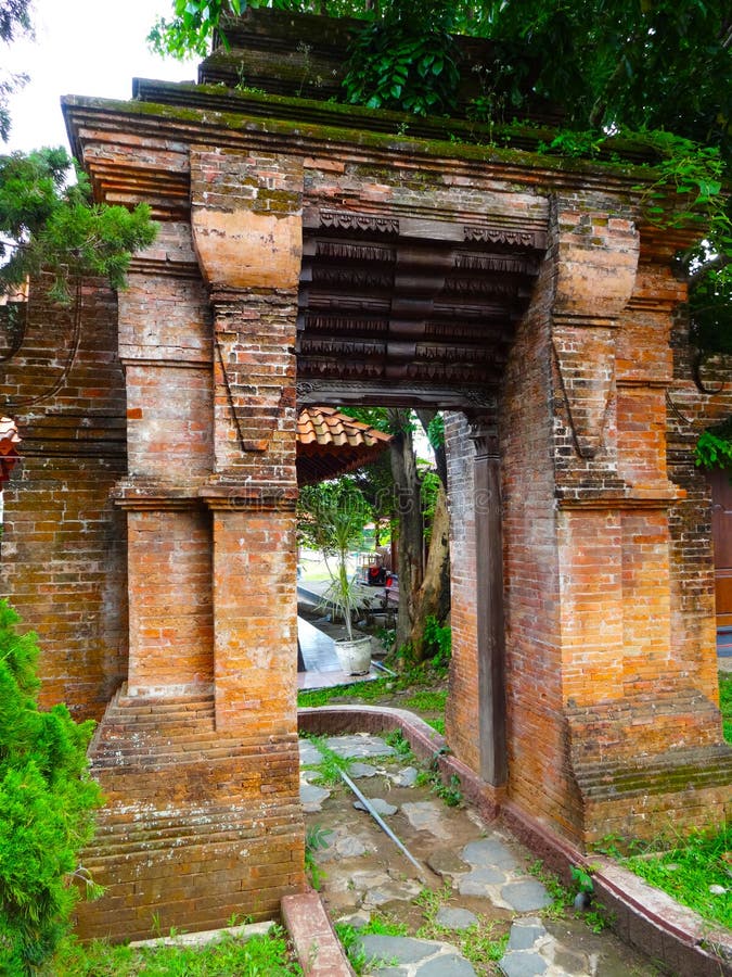 527 Tree Shaped Temple Photos - Free & Royalty-Free Stock Photos from ...