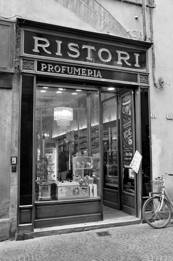 Ancient and typical store editorial photography. Image of editorial ...