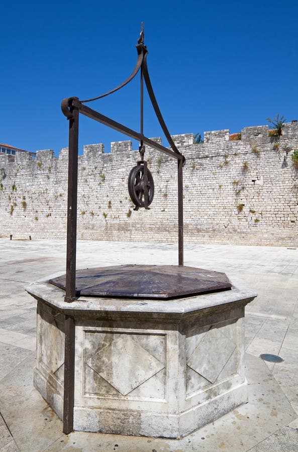 Ancient Water Well Stock Photos - Download 7,531 Royalty Free Photos