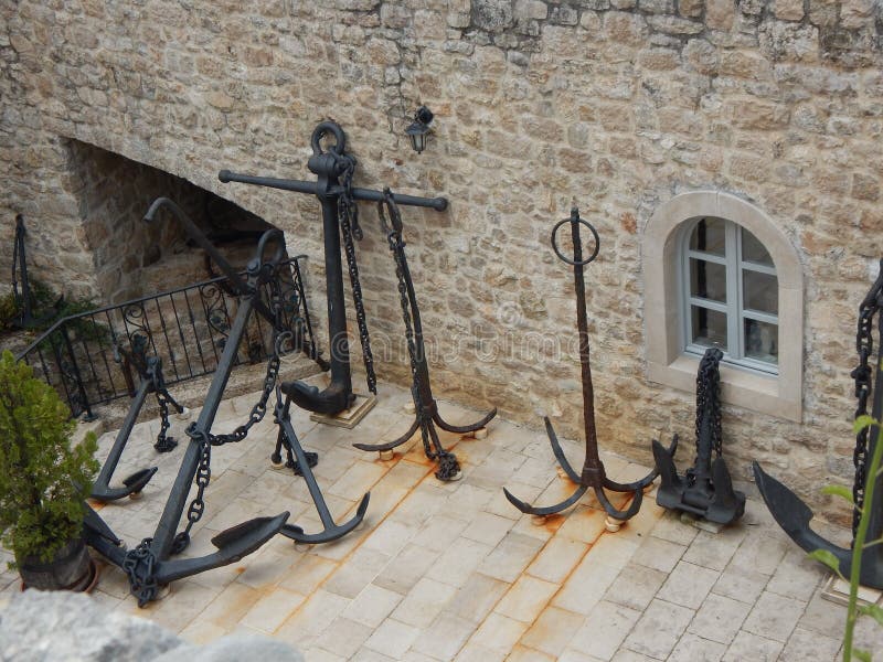 Vecchie ancore immagine stock. Immagine di vista, oggetto - 40790255