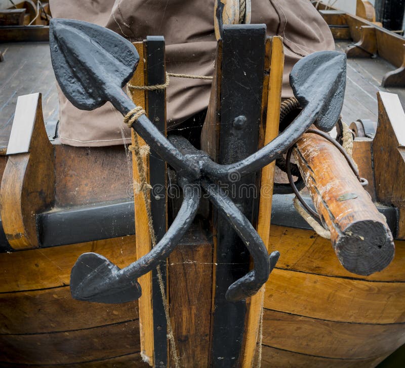 Ancre noire image stock. Image du antiquité, ancrage - 44806633