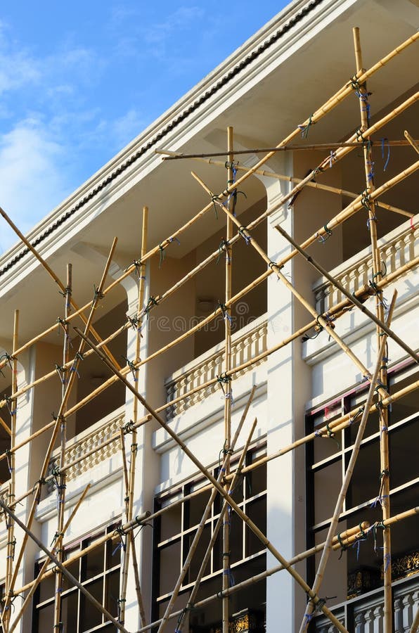 Andaime De Bambu No Canteiro De Obras Imagem de Stock - Imagem de ...