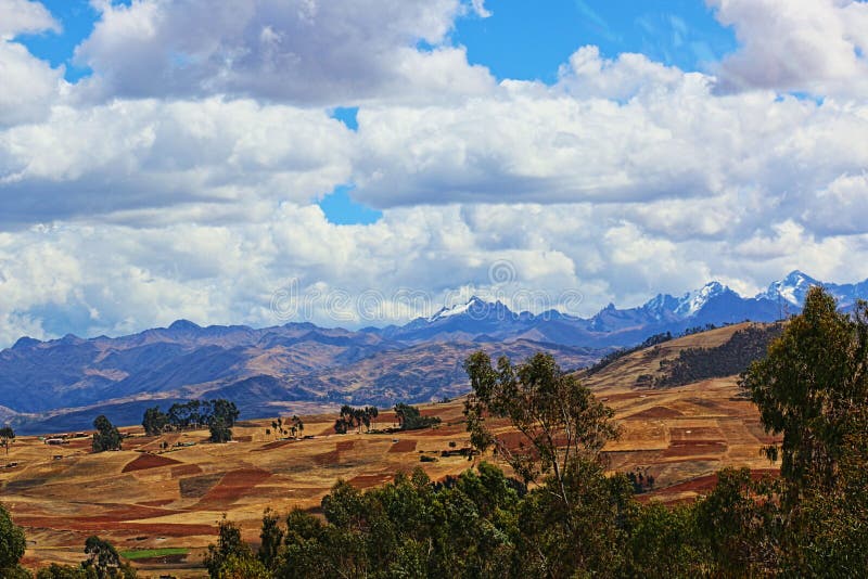 Anden-Berge Cusco Peru stockbild. Bild von anden, wasser - 55486745