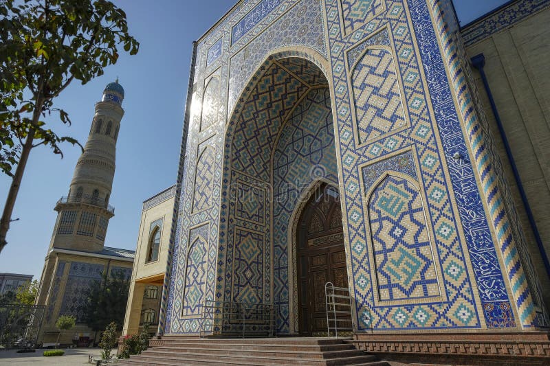 Devonaboy Mosque in Andijan, Uzbekistan Editorial Photography - Image ...