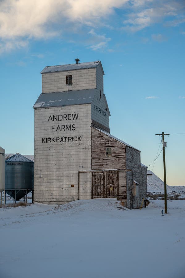 Andrew Farms Grain Elevator Outside Drumheller Editorial Photo - Image ...