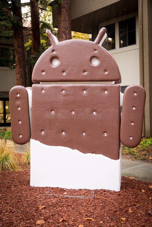 Android Figures on Google Campus Editorial Photography - Image of ...