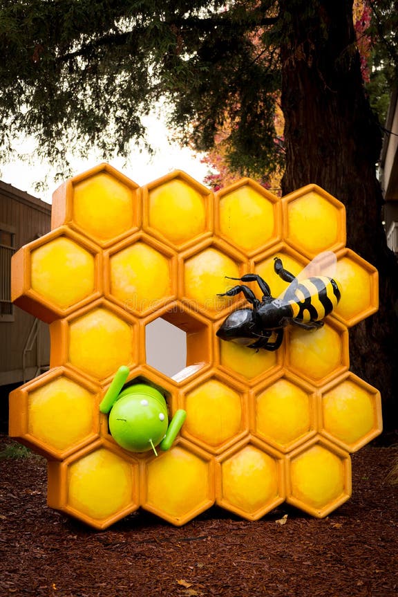 Android Figures on Google Campus Editorial Photography - Image of ...