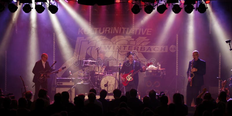 Andy Fairweather Low in Concert Editorial Photo - Image of shows ...