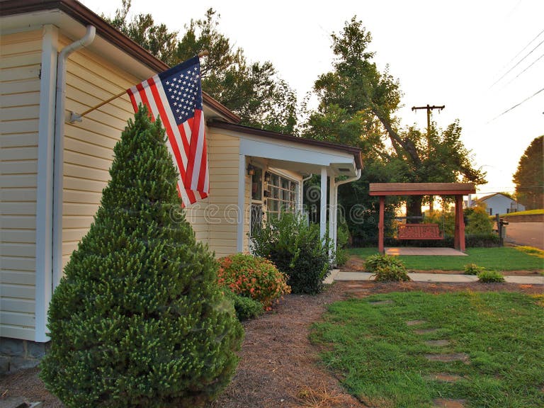 Andy Griffith Childhood Home Foto Editorial - Imagem de leite, infância ...