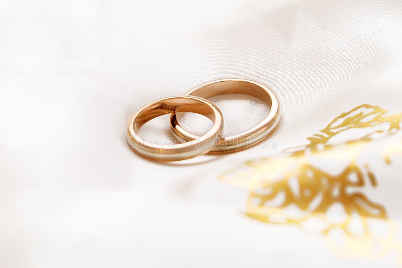 Anello di fidanzamento immagine stock. Immagine di nozze - 5573437