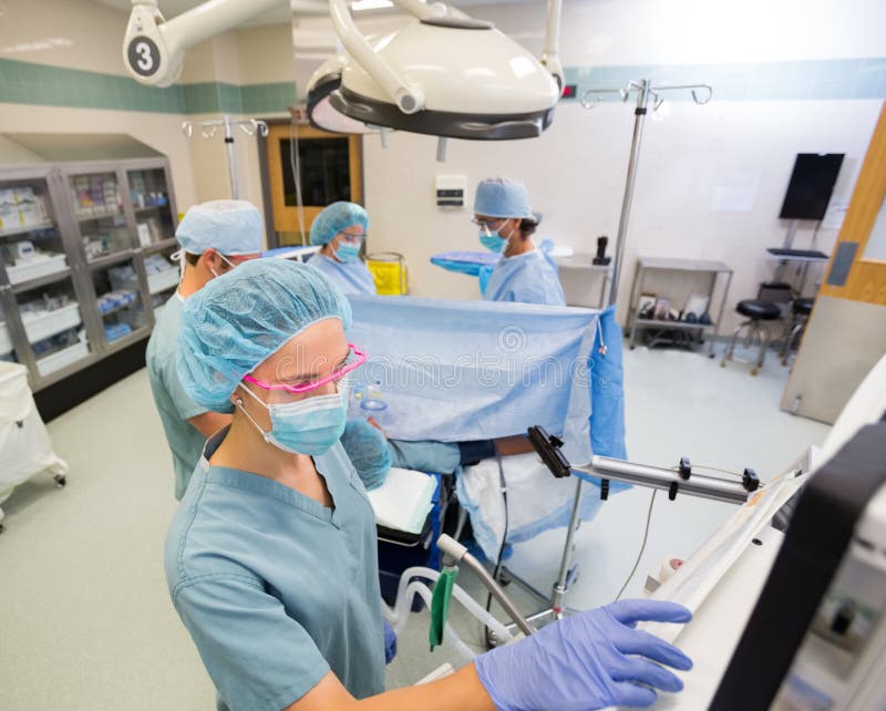 Anesthesiologist in Surgical Theater Stock Image - Image of occupation ...