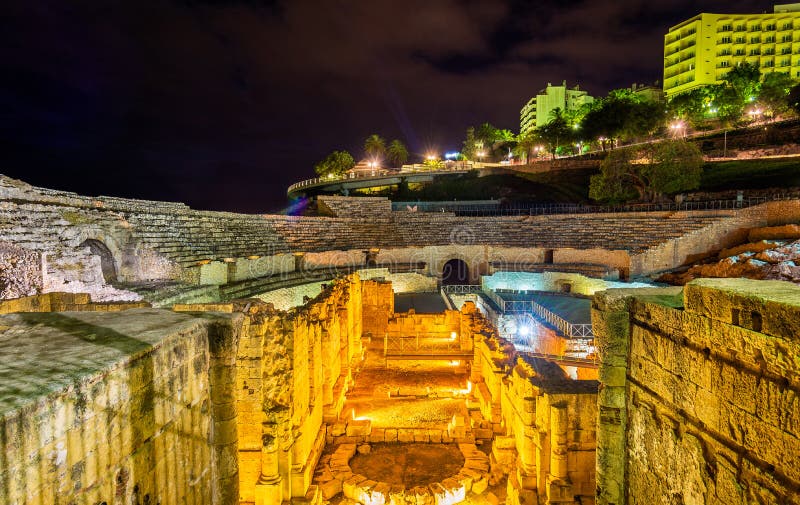 Rovine Dell'anfiteatro Romano Alla Notte, Spagna Di Tarragona ...
