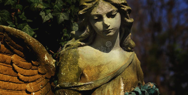 Ange avec des ailes photo stock. Image du christianisme - 54369452