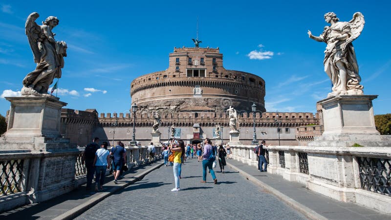 Angel Fort Santo Y Angel Bridge Santo Imagen de archivo editorial ...