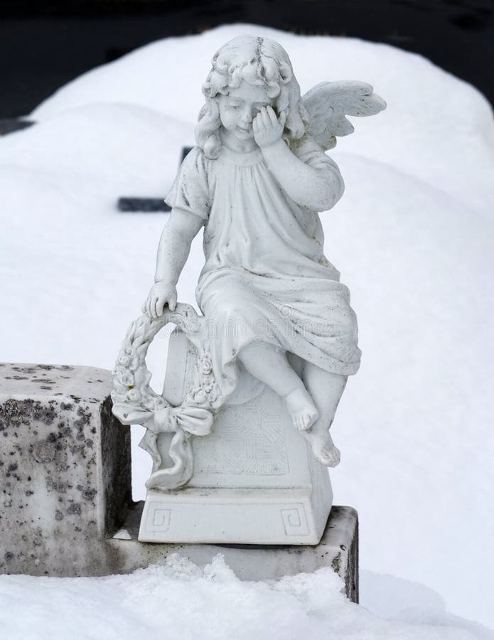 Angel Sculpture in the Snow. Stock Photo - Image of honor, roman: 49496896