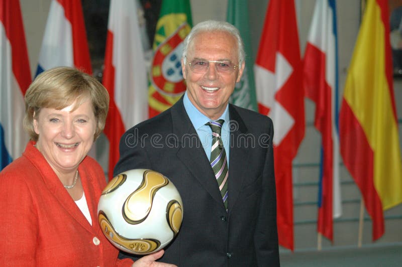 Franz Beckenbauer editorial photography. Image of player - 7042842