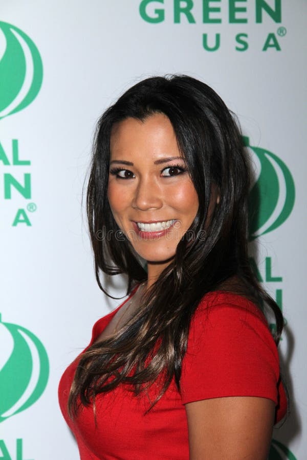 Angela Sun editorial photo. Image of usas, green, preoscar - 26355336