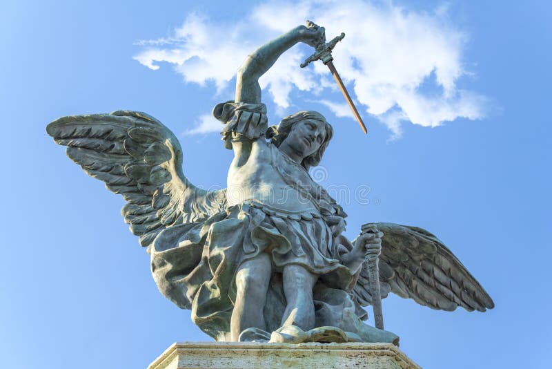 Angelo Con Una Statua Della Spada Fotografia Editoriale - Immagine di ... Angelo Con Una Statua Della Spada Fotografia Editoriale - Immagine di ...