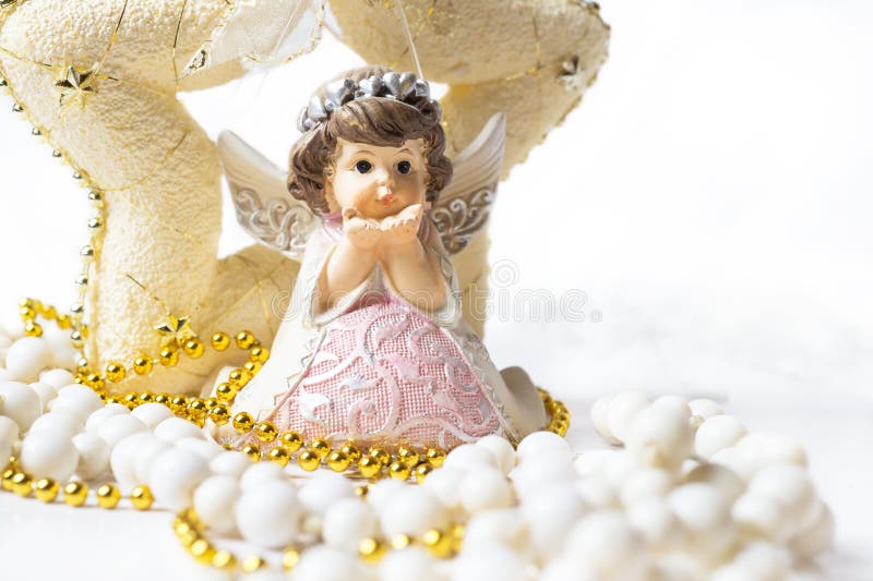 Angelo Di Natale Con La Stella a Fondo Bianco Fotografia Stock ...