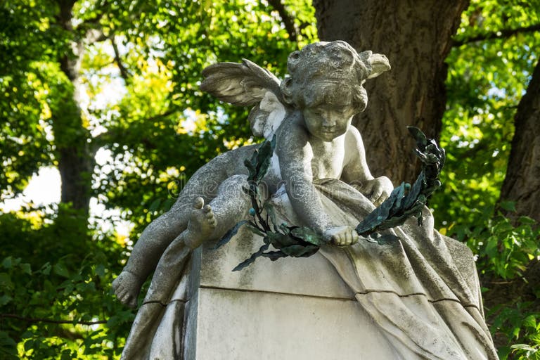 Angelo grave immagine stock. Immagine di figurina, scultura - 101816305