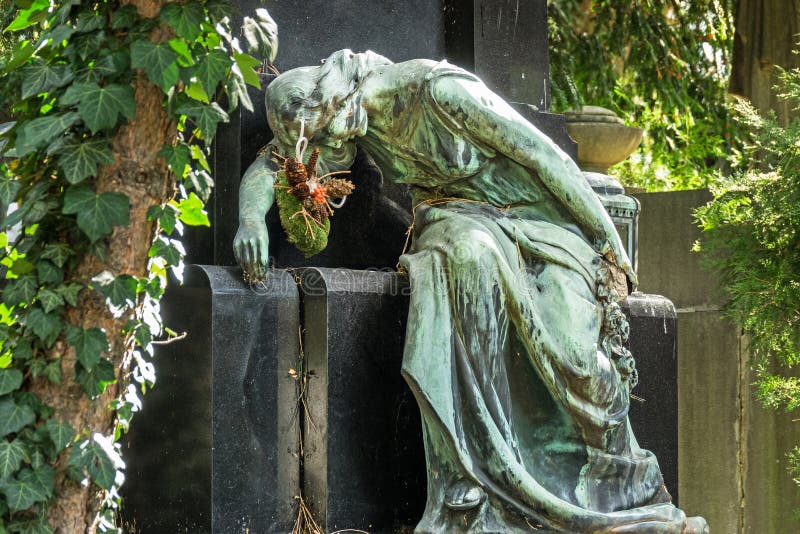 Angelo grave immagine stock. Immagine di figurina, scultura - 101816305