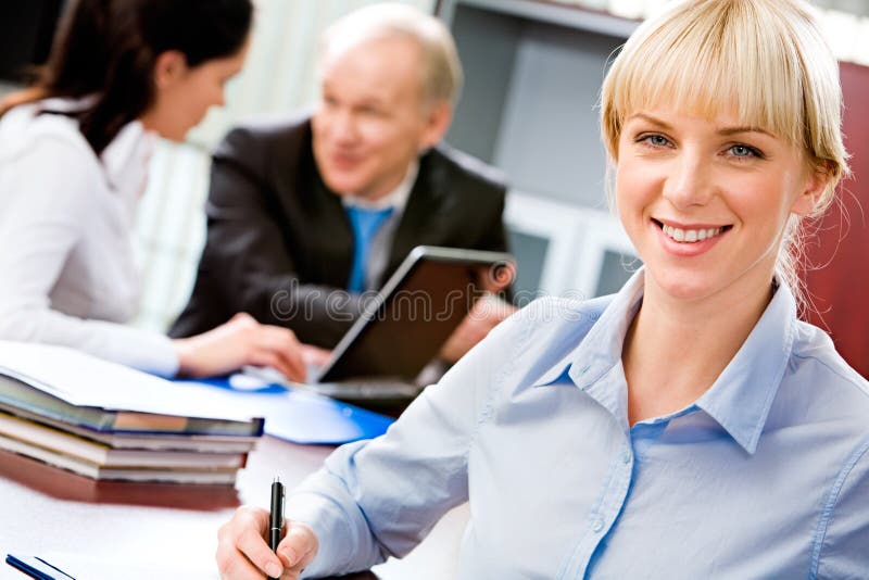 Angestellter stockbild. Bild von büro, geschäftsleute - 4472861
