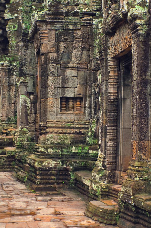 Angkor Wat (Bayon Temple) stock photo. Image of peace - 8462418