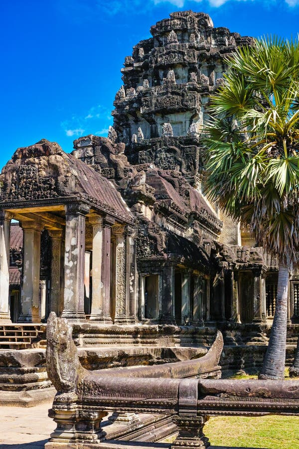 Golden Angkor Wat stock image. Image of hinduism, destination - 129748013