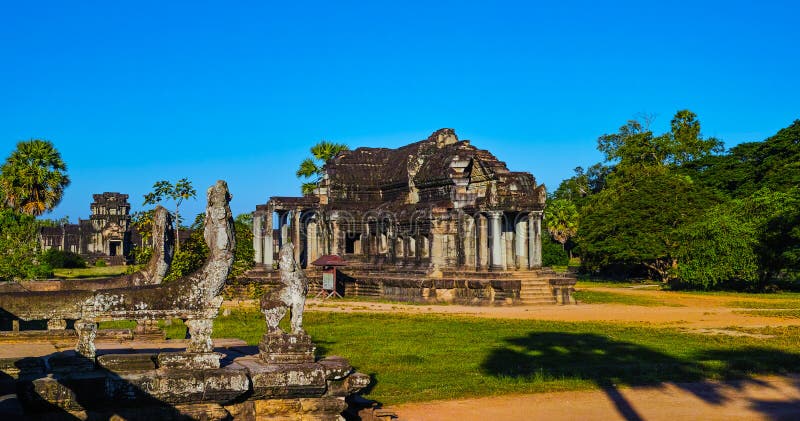Golden Angkor Wat stock image. Image of hinduism, destination - 129748013