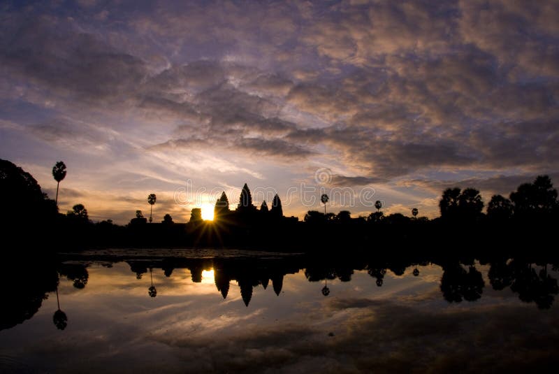 Angkor Wat sunrise stock photo. Image of religious, rouge - 19142730