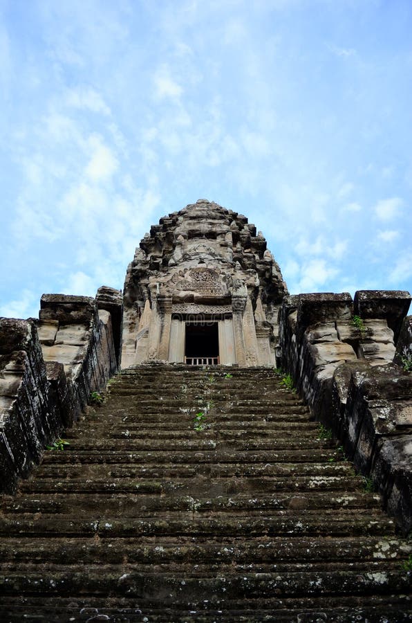 Angkor Wat temple stock image. Image of unesco, angkor - 33598097