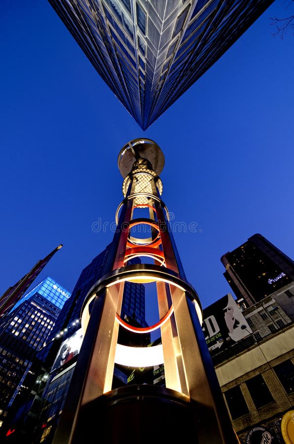 Angolo Di Strada Di Area Del Times Square Alla Notte Fotografia Stock ...