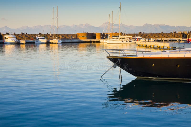 Angra pequena em um porto imagem de stock. Imagem de feriado - 50822901