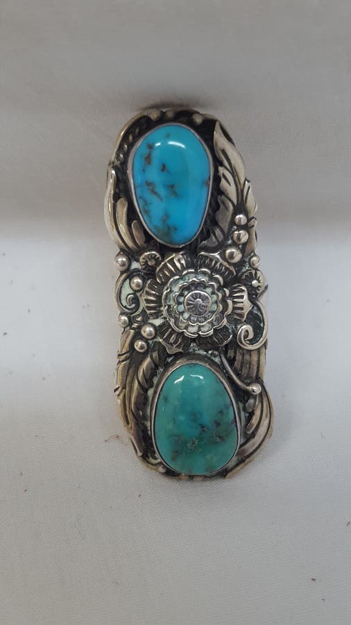 Anillo De Plata De La Turquesa Con Dos Piedras Foto de archivo - Imagen ...