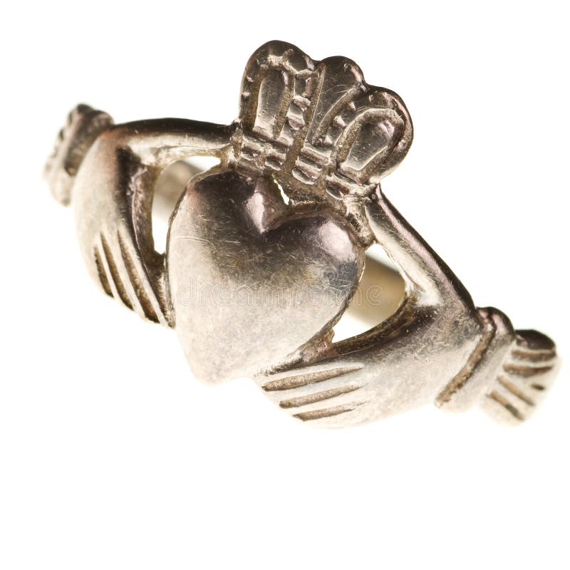 Anillo Tradicional De Claddagh Aislado Imagen de archivo - Imagen de ...