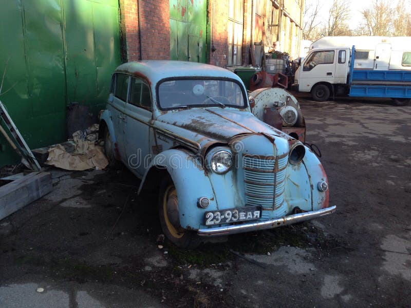 Antique car editorial photo. Image of outside, rusting - 57307636
