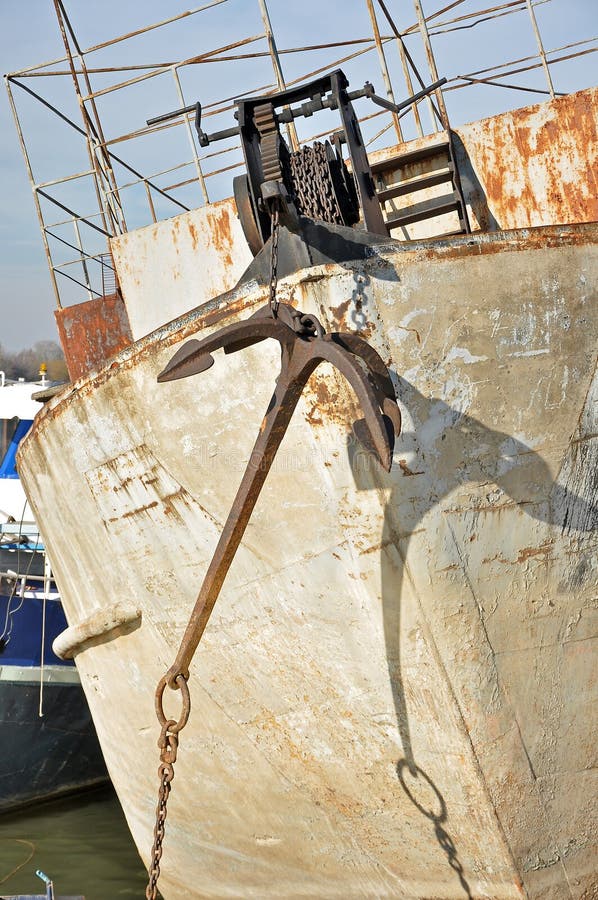 Anker auf Boot stockfoto. Bild von behälter, stahl, küste - 62753232