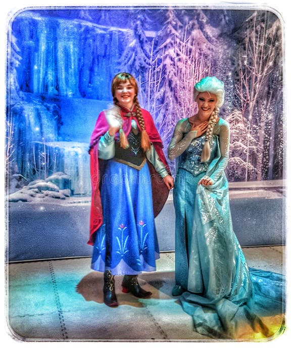 Anna and Elsa on Disney Dream Editorial Stock Photo - Image of disney ...