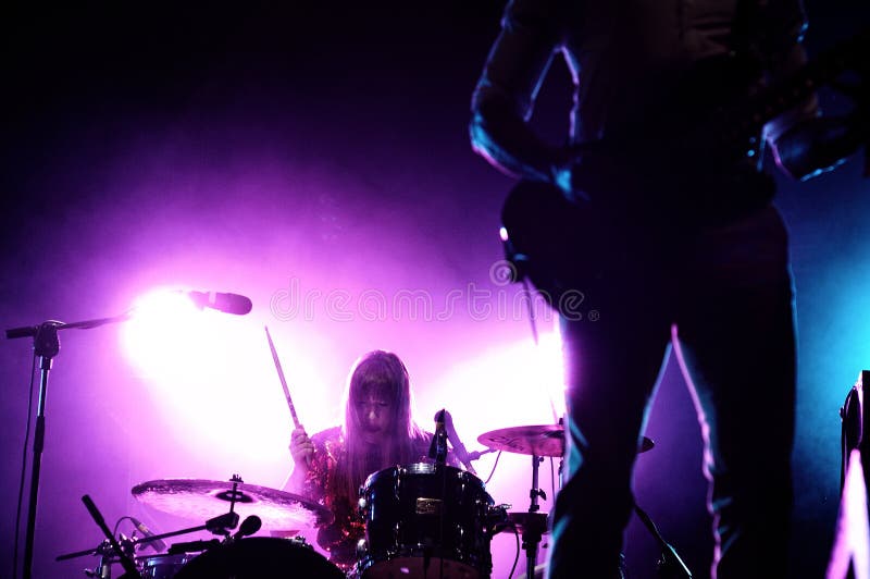 Anna Prior, Batterista Di Metronomy Fotografia Editoriale - Immagine di ...