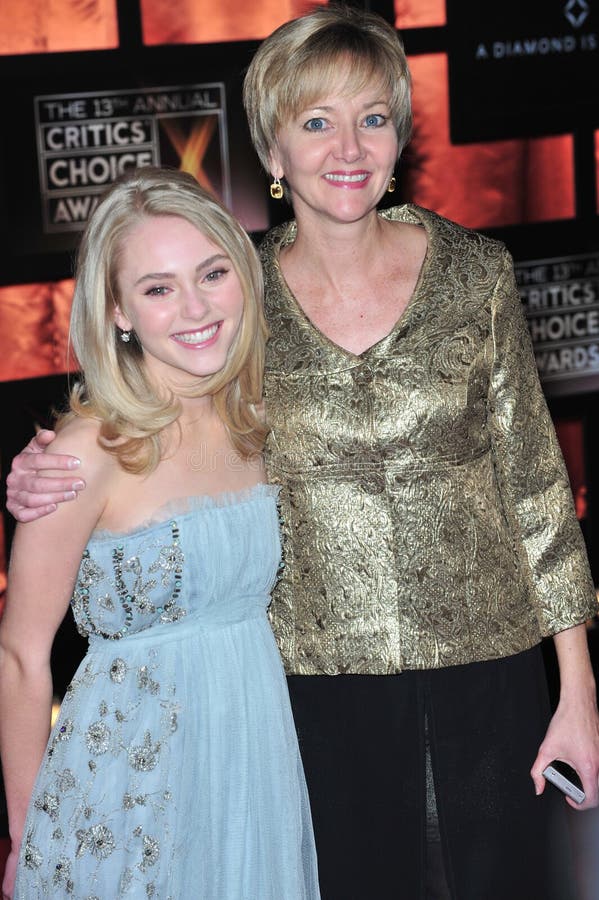 Annasophia Robb, Ana Sophia Robb Fotografía editorial - Imagen de madre ...