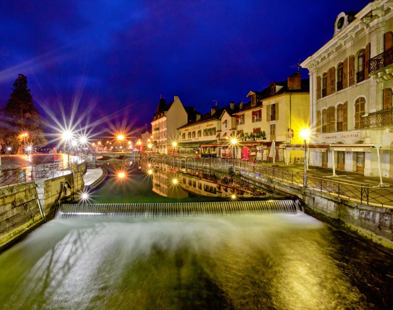 Canale di Annecy, Francia immagine stock editoriale. Immagine di savoia ...