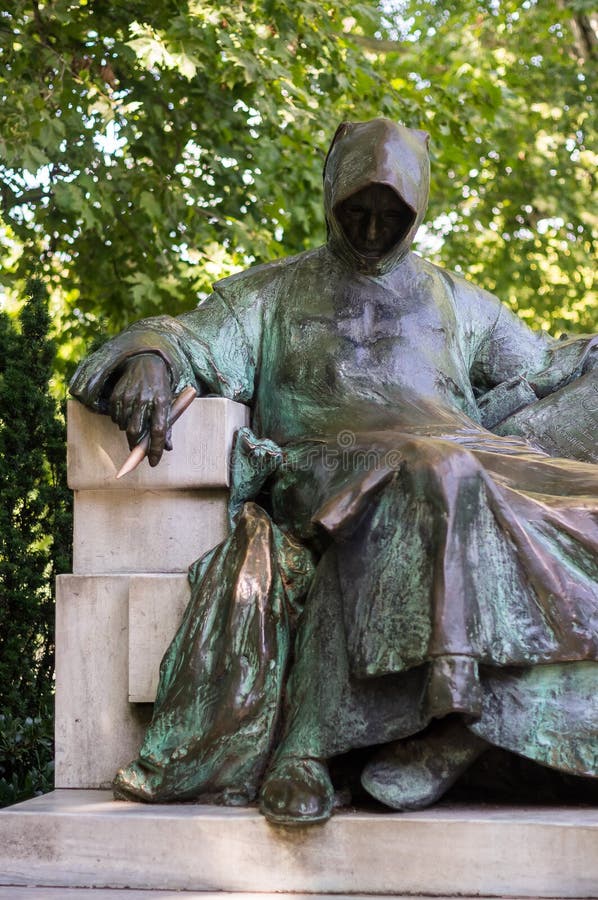 Anonymous Statue in Budapest, Hungary Stock Photo - Image of statue ...
