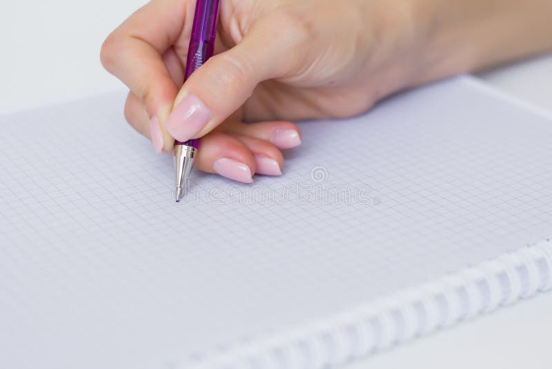 Anotar Notas En La Libreta De Papel Foto de archivo - Imagen de pluma ...