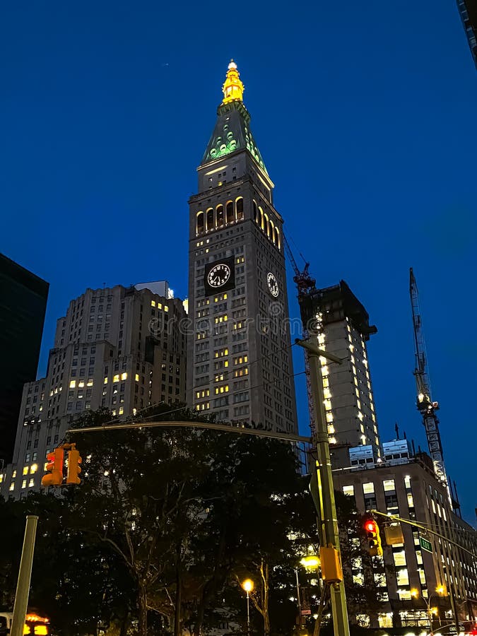 Another Splendid Night in NYC. Editorial Photo - Image of commute ...