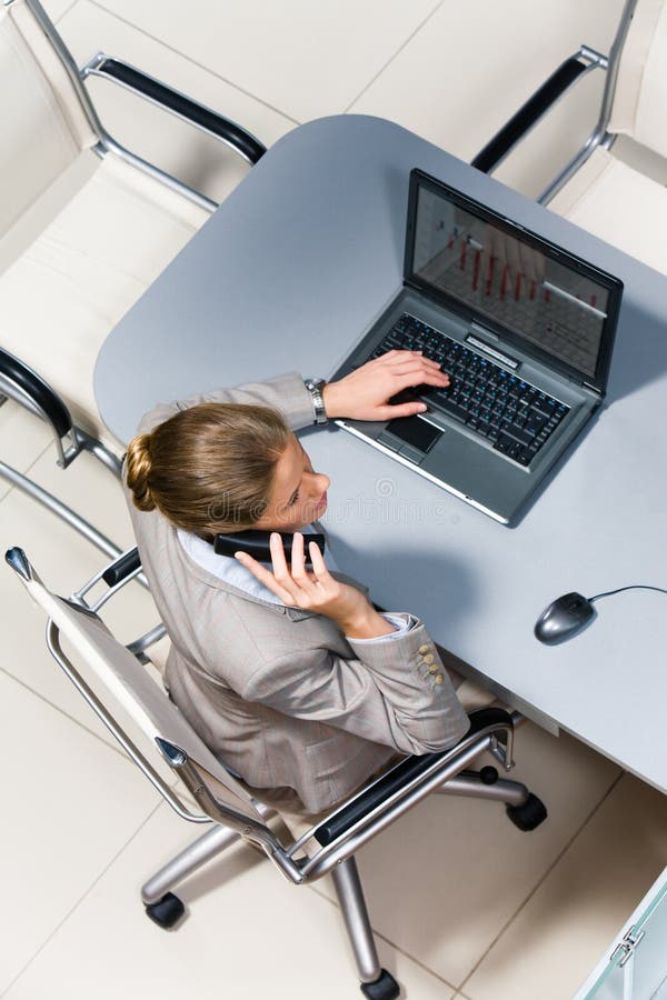 Telefonieren stockbild. Bild von erwachsener, ausdruck - 9714905