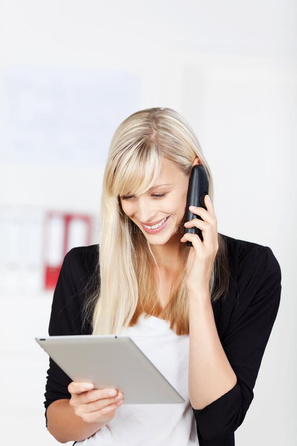 Anrufen der Frau stockbild. Bild von digital, person - 31187031